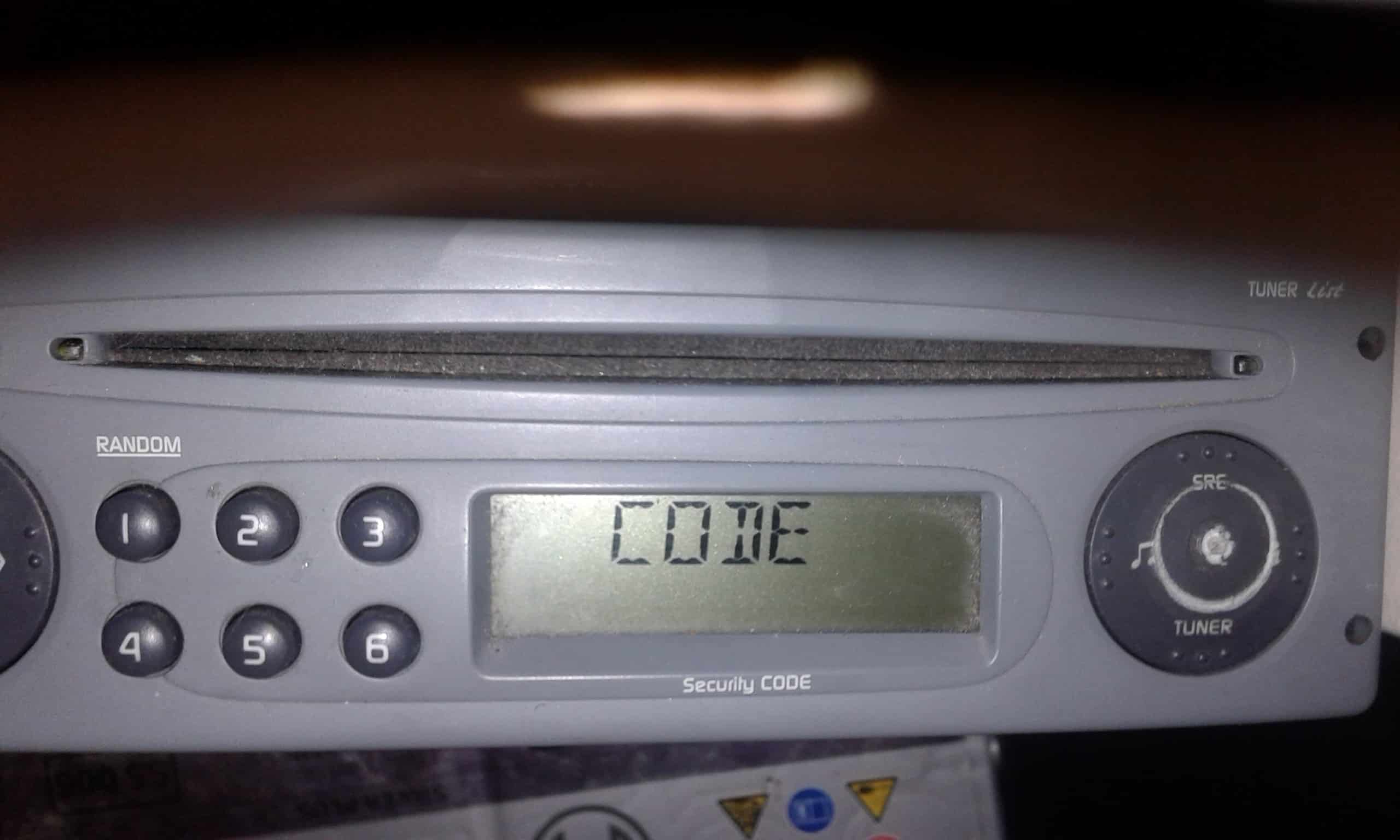 Les astuces pour retrouver votre code de sécurité autoradio Renault